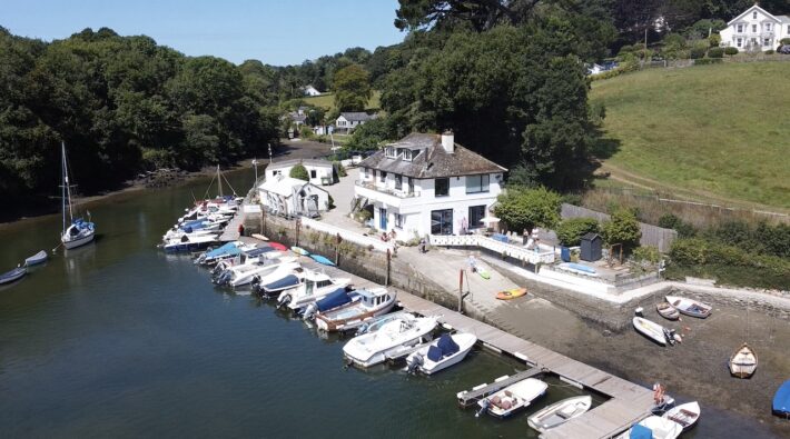 Port Navas Yacht Club » Holidays